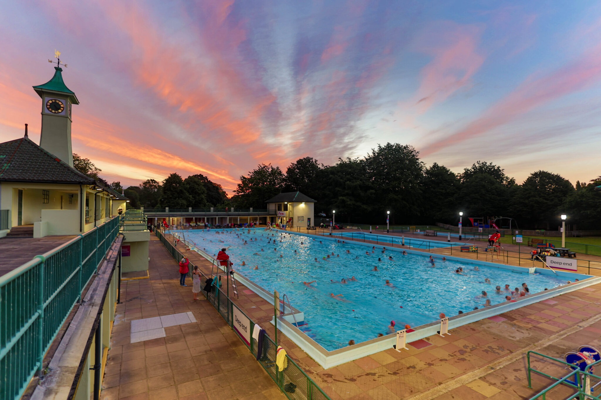 WATCH: ‘Hooray an’ up she rises, early in the morning’ for summer ...