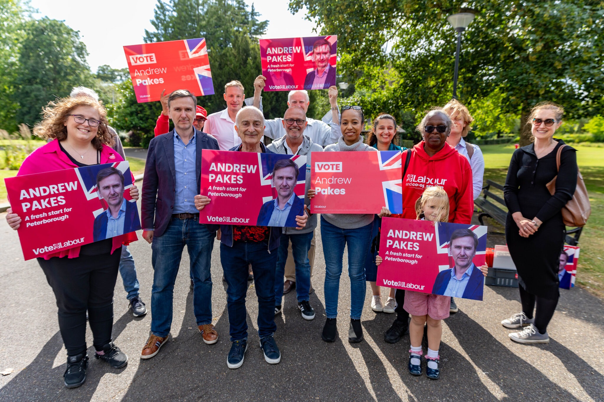 Tony Robinson brings his ‘cunning plan’ of support for Labour to ...