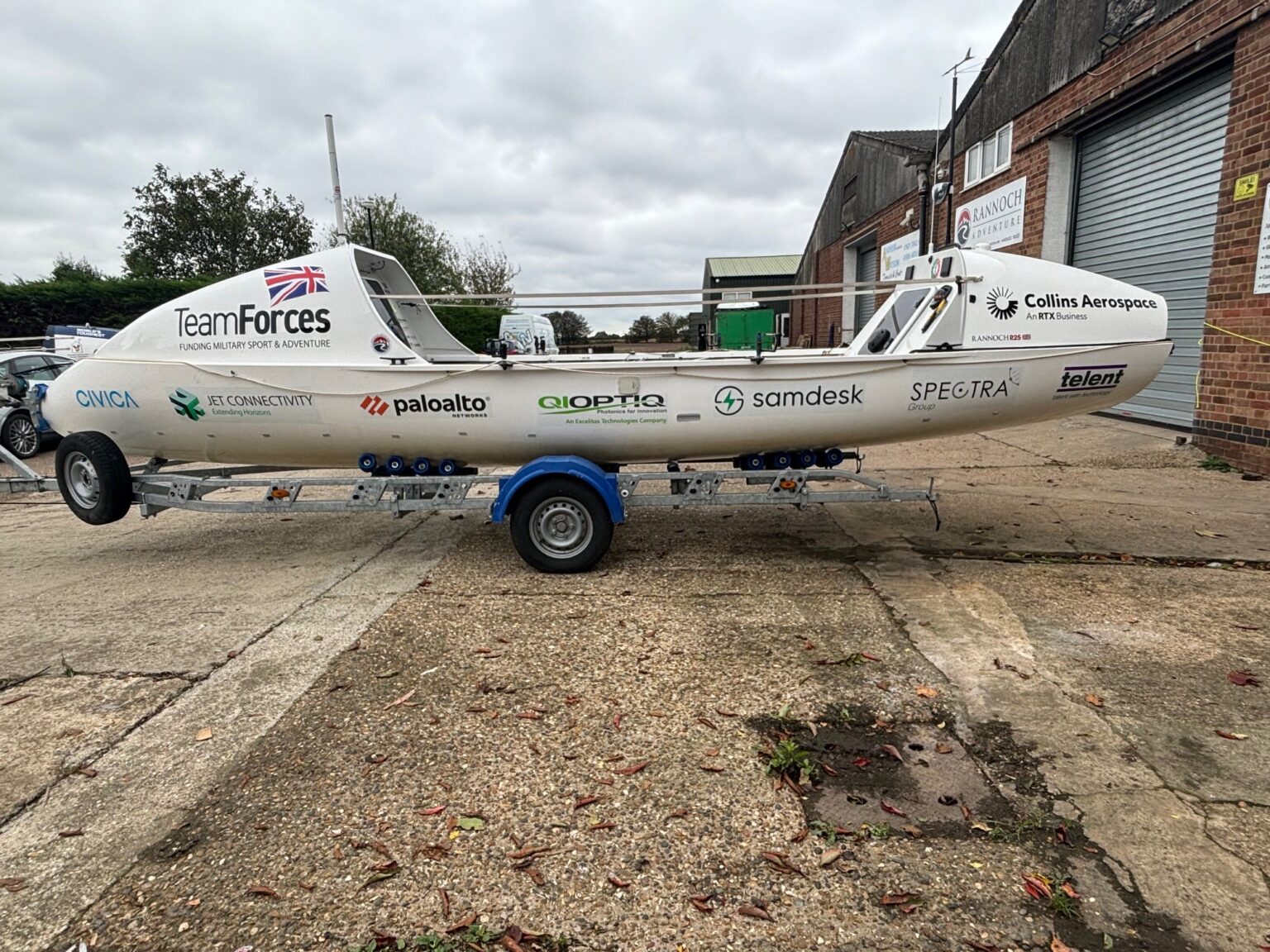 Inspirational Zara Lachlan of Cambridge record breaking solo row across ...